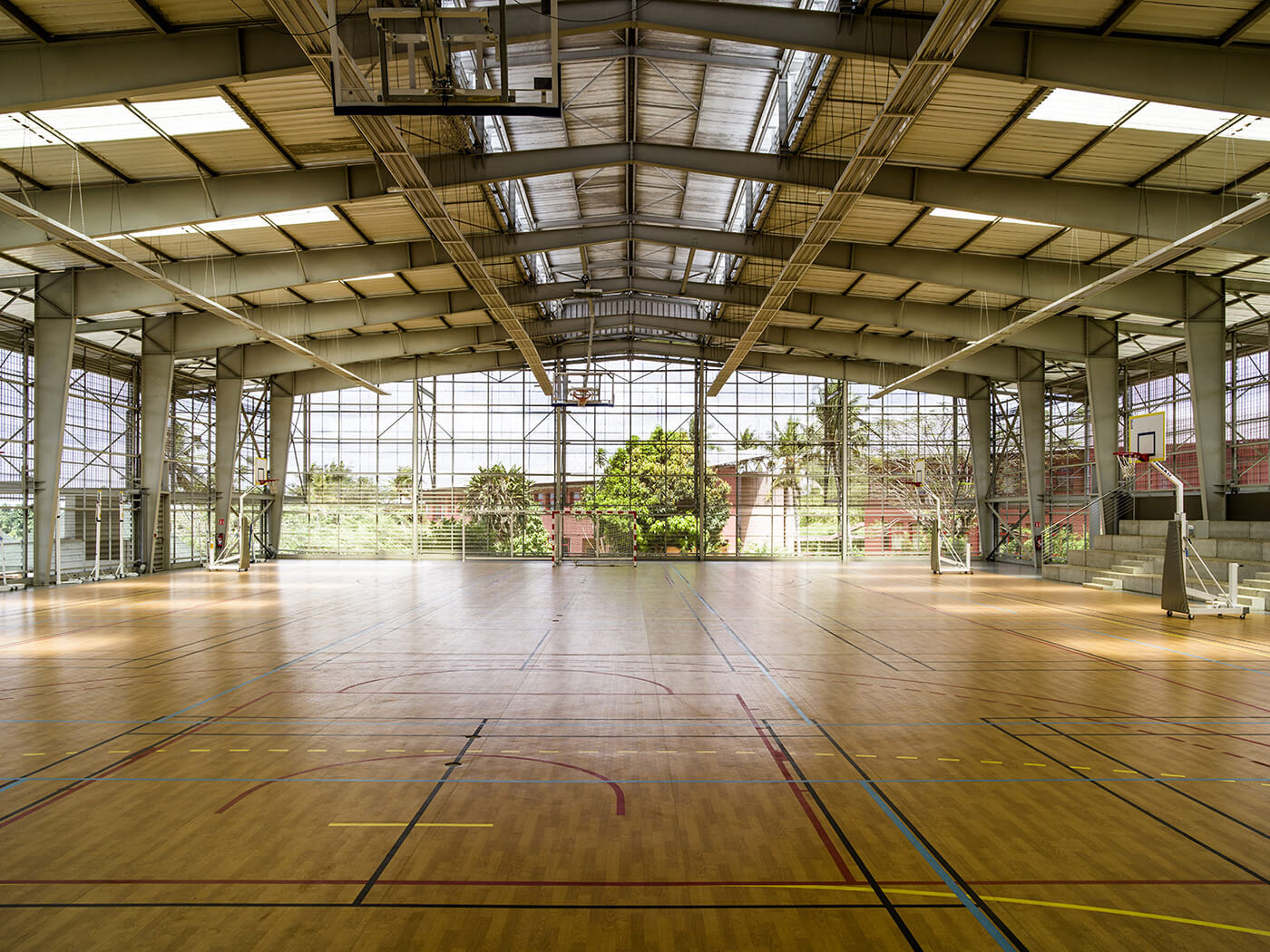 Blaise Pascal High School Gymnasium - More Sports. More Architecture.